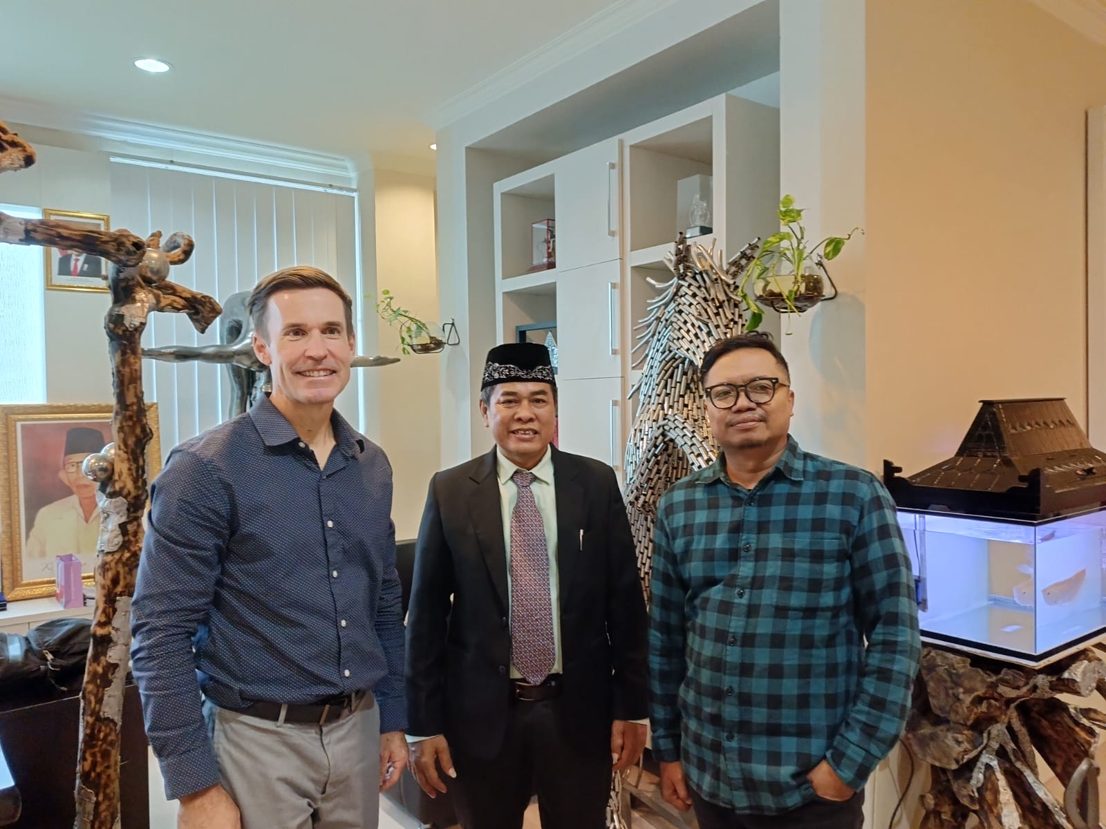 “Multiplicity: Visual Art as an Agent of Intercultural Understanding ...